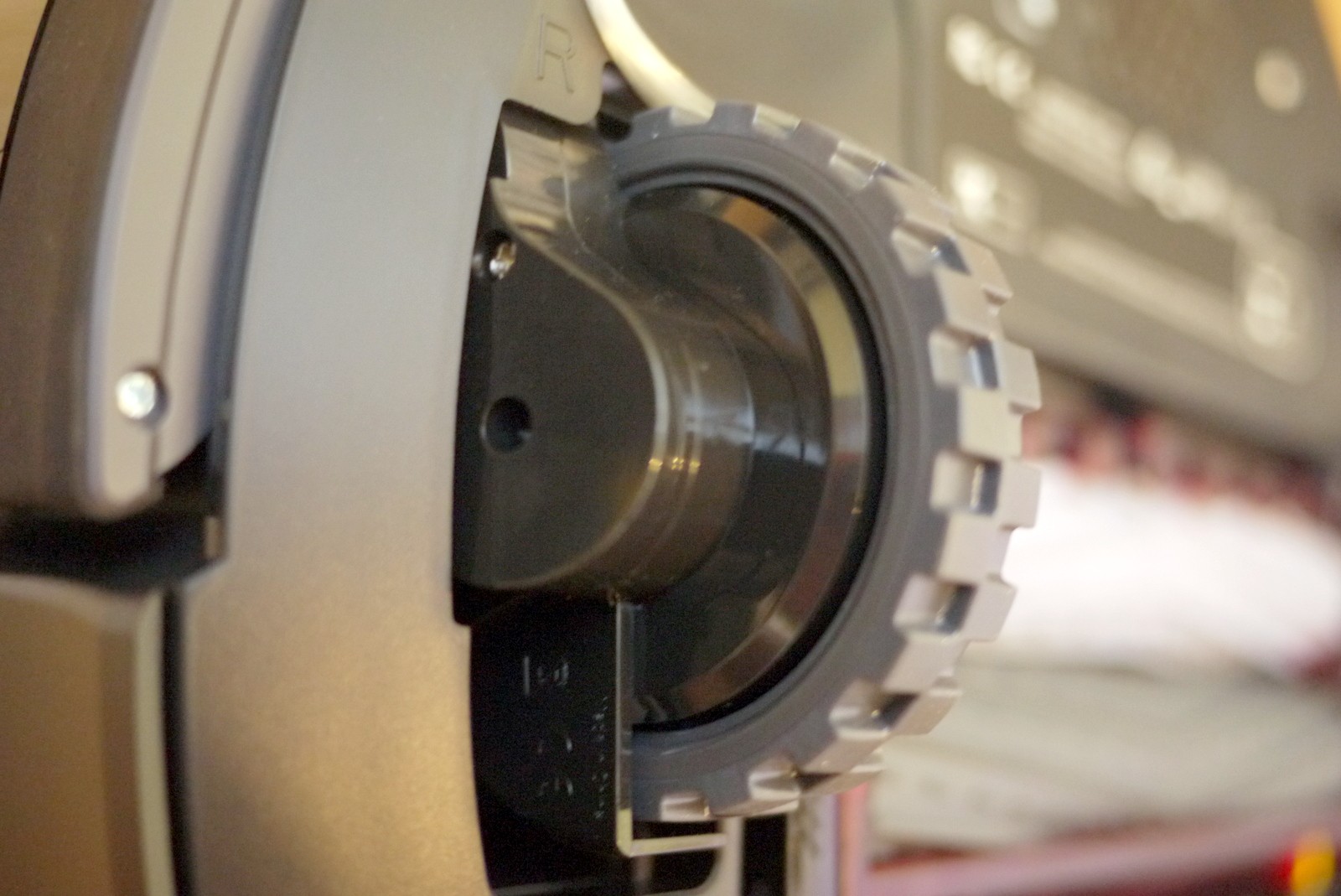 Roomba 860 Review - High Quality Vacuum without Fancy Navigation Tech